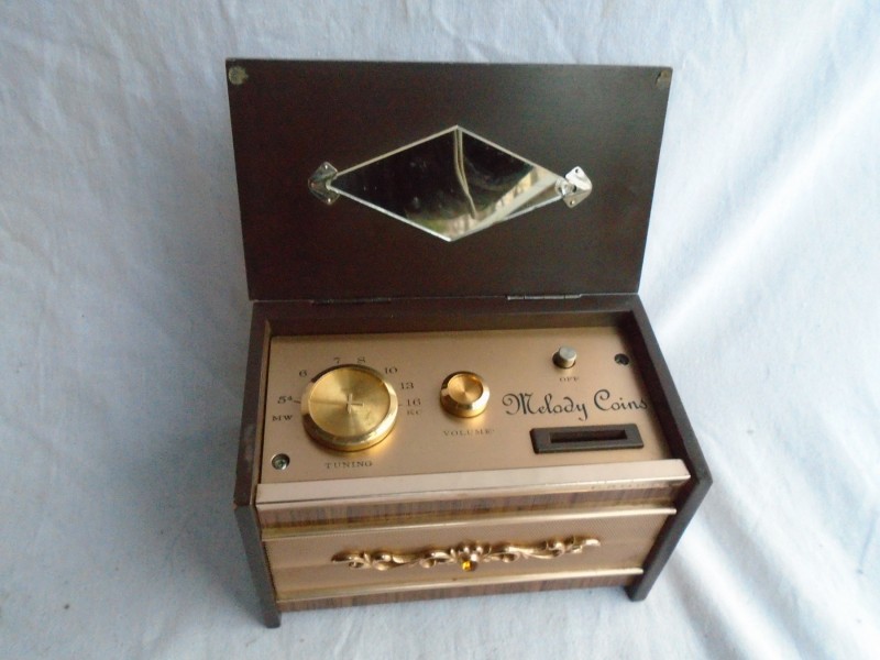 Stari radio - kasica