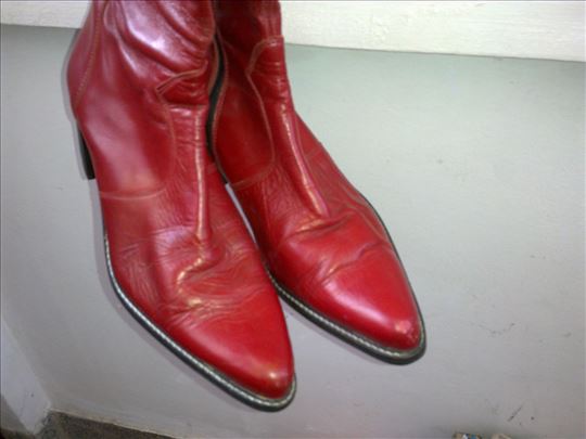 Zenske cizme crne i crvene