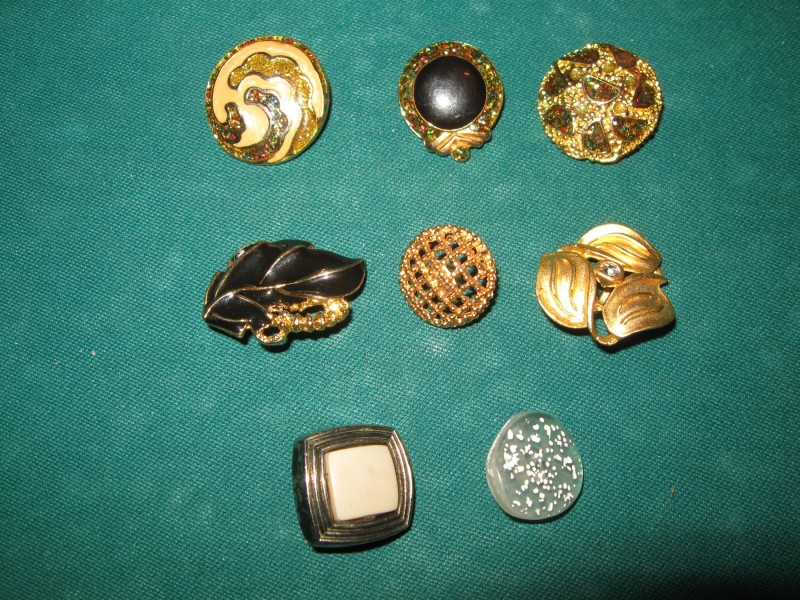Stari ukrasni dugmici