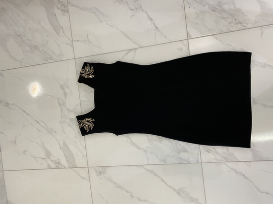 Crna haljinica
