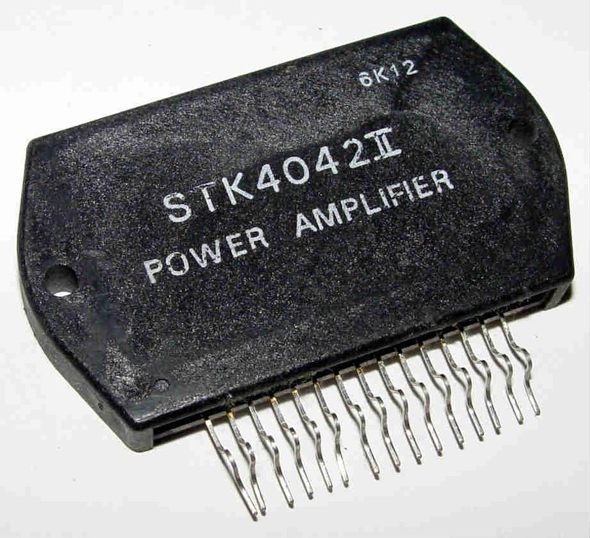 IC STK4042II