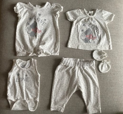 Komplet odeće za bebe