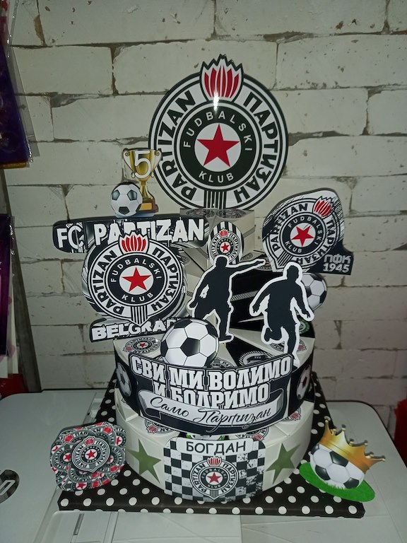 Kartonska torta Partizan
