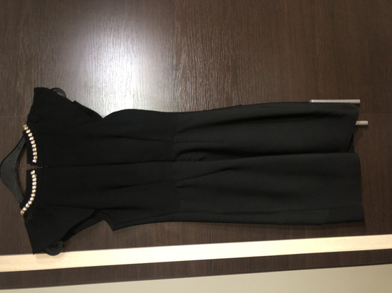 Elegantna crna haljina