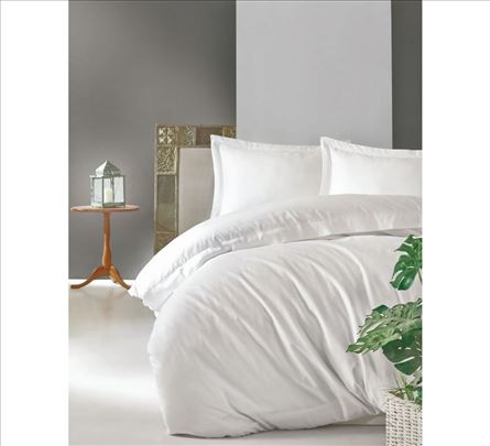 Luksuzna posteljina od satena - bela