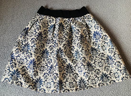 Cvetna balon suknja