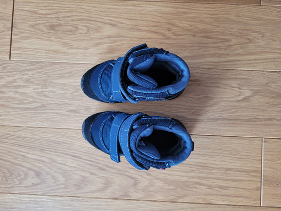 Adidas zimske čizme za decu