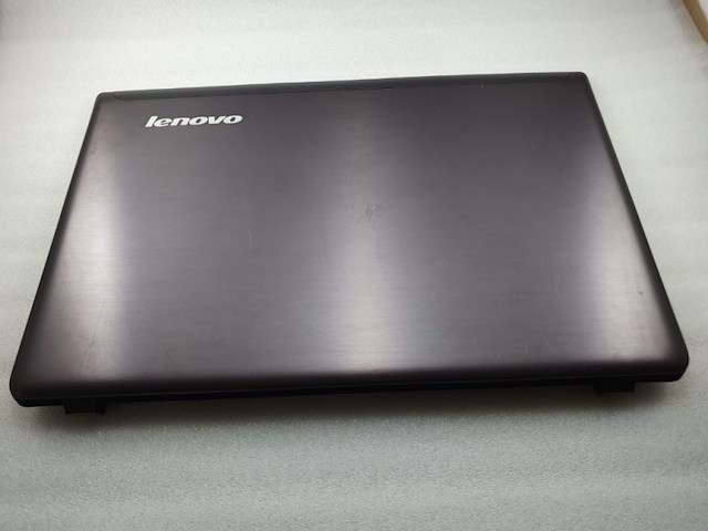 Kuciste ekrana za Lenovo Z575