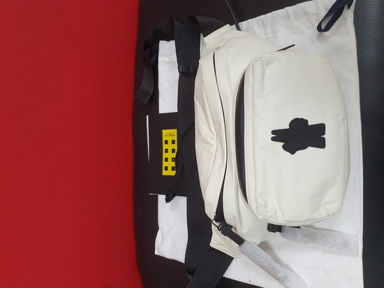 MONCLER belt bag, NOVO (100% Original)