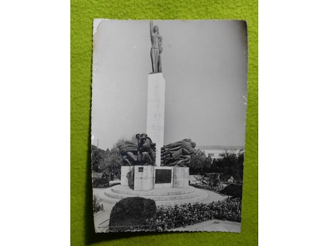 Kragujevac - Spomenik palim borcima