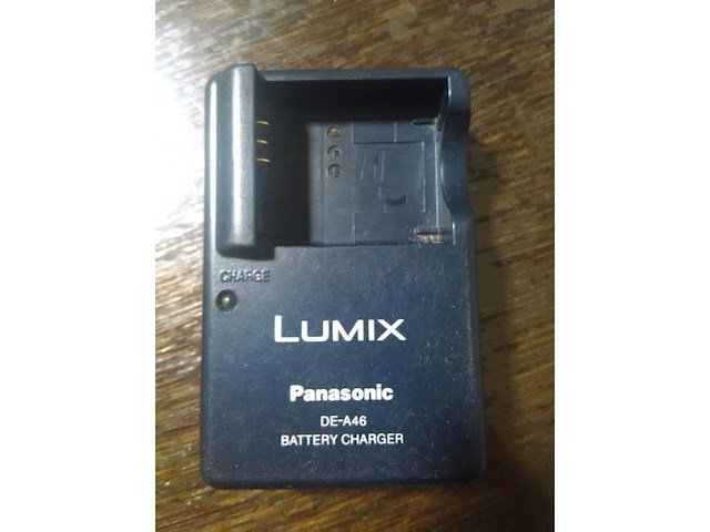 lumix punjac baterija de-a46a ispravan kao sa slika