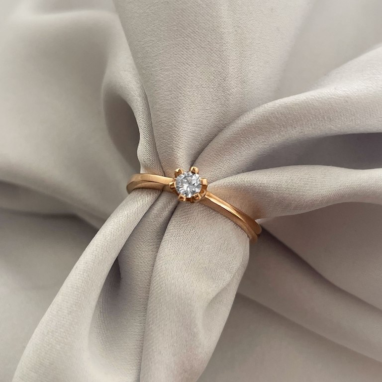 Verenički prsten od roze sa dijamantom 0.13 ct Si-Gh