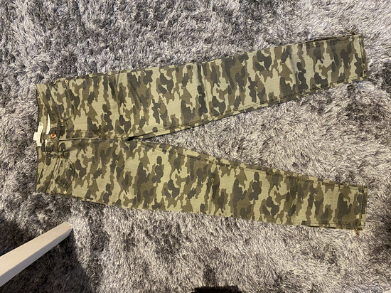 Vojnicke camo H&M farmerice NOVO