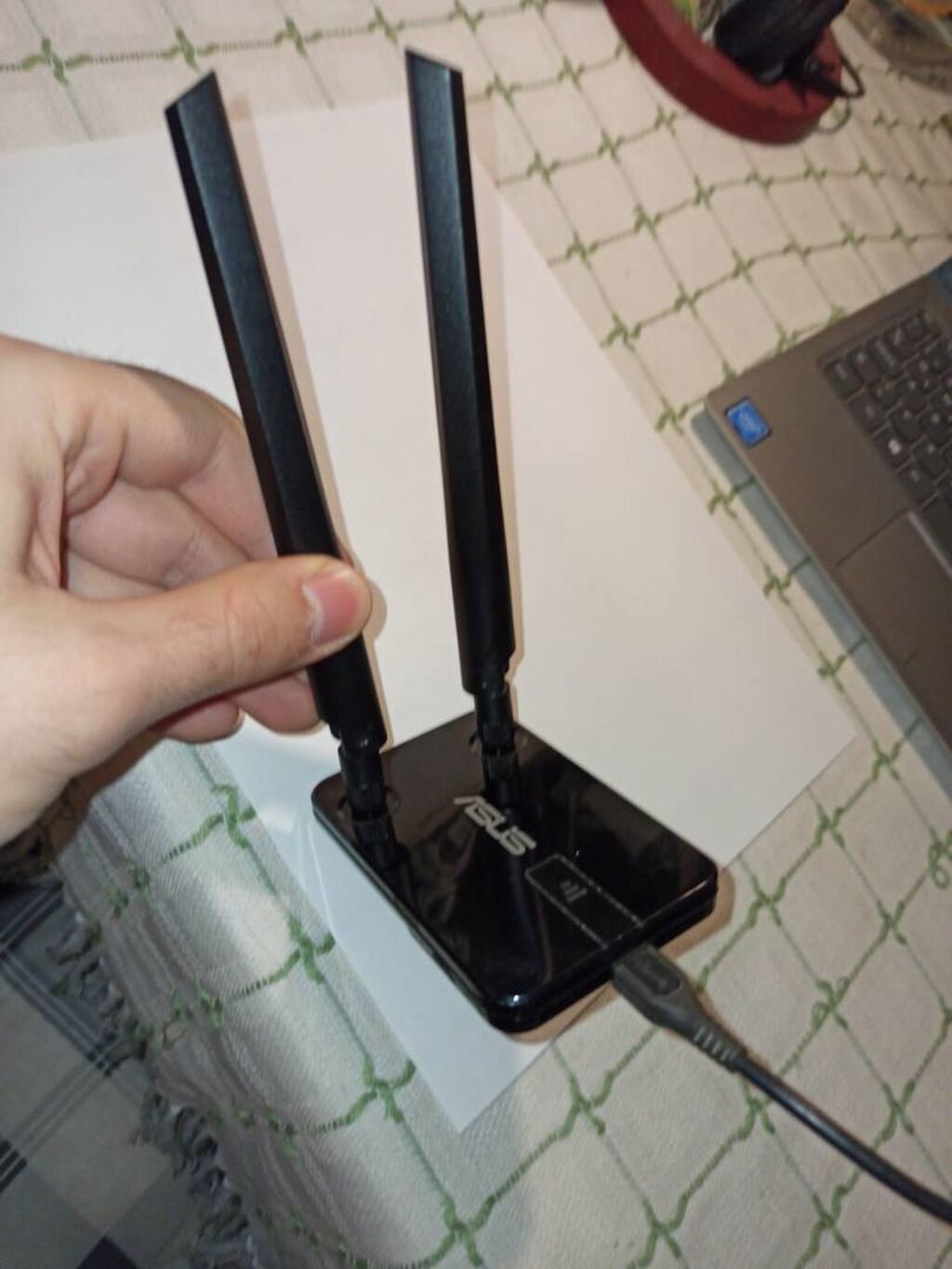 Asus Wireless N-300 USB-Adapter Potpuno ispravna lako se driver nalazi