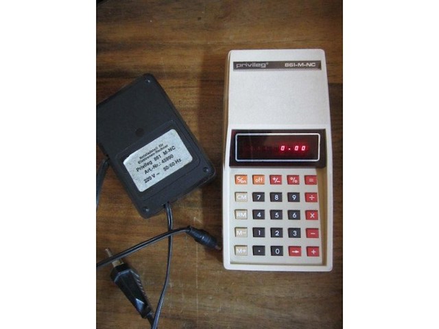 PRIVILEG 861-M-NC - stari kalkulator iz 1974.god.