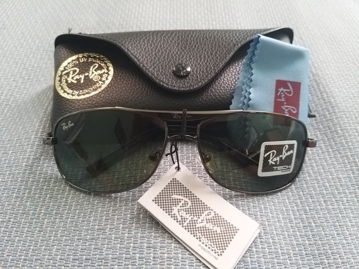 Ray Ban Sunčane Naočare Zeleno Staklo i Crn Ram Model 8022 Velicina