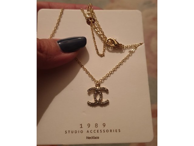Chanel LOGO CC ogrlica - privezak i lančić NOVO
