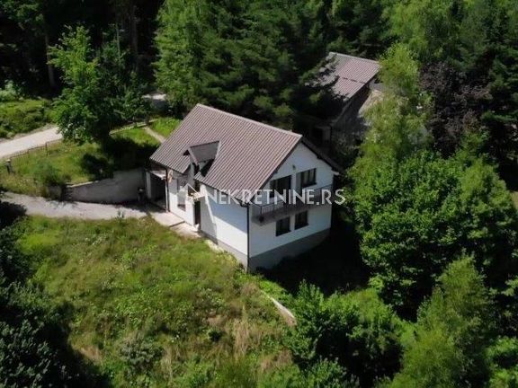 Prodaje se kuća za odmor, 148 m2, plac 5,20 ara, Zlatar, Prijepolje