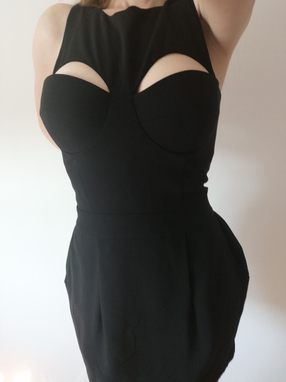 Sexy crna haljina M velicina