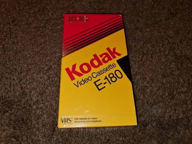 Kodak E-180 XHG , U CELOFANU
