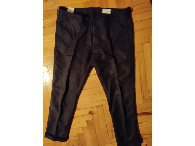 PANTALONE BOSS CRNE