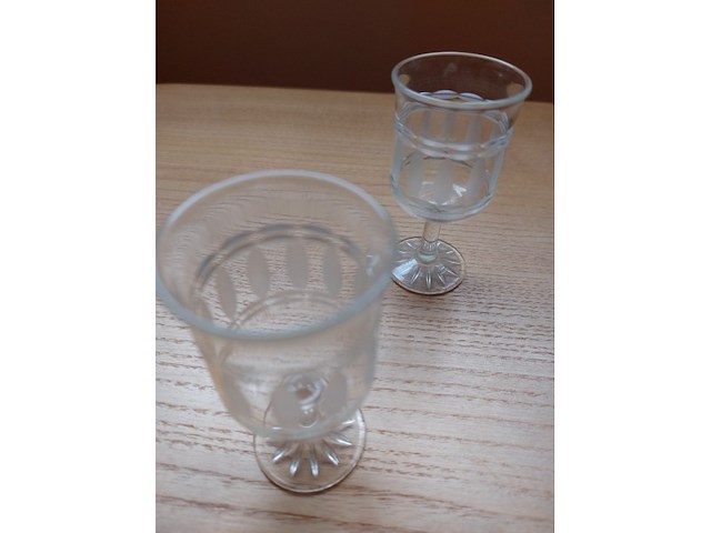 Dve starinske čaše za rakiju