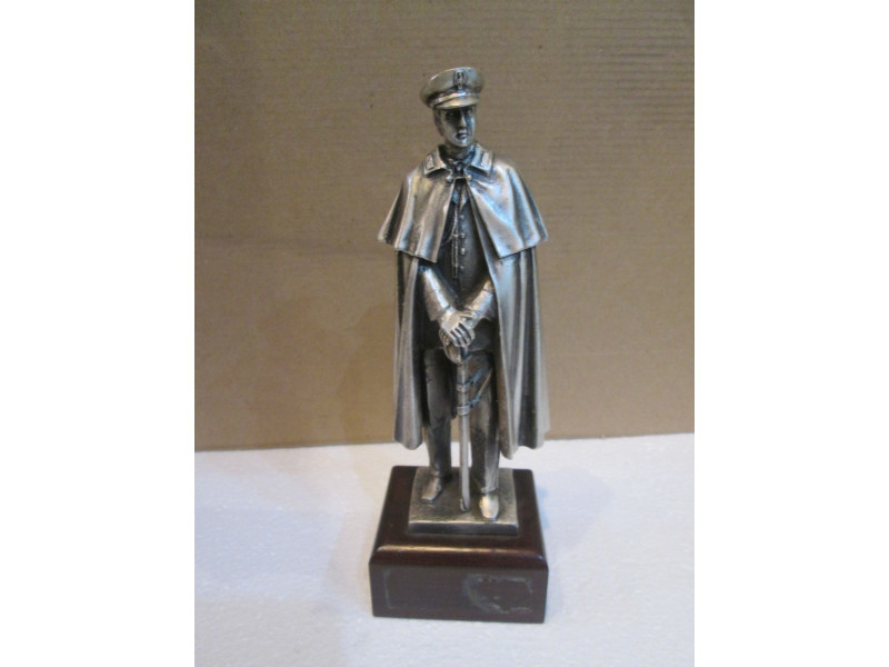 Metalna figura oficira