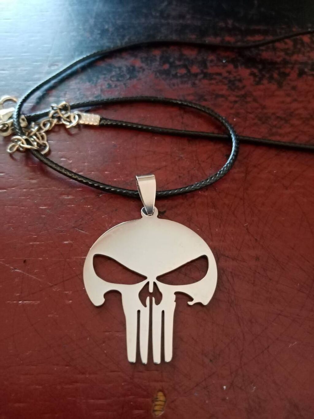 Punisher ogrlica Novo Paniser ogrlica Ogrlica iz popularne igrice i