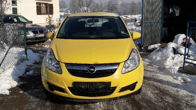 Opel corsa d polovni delovi