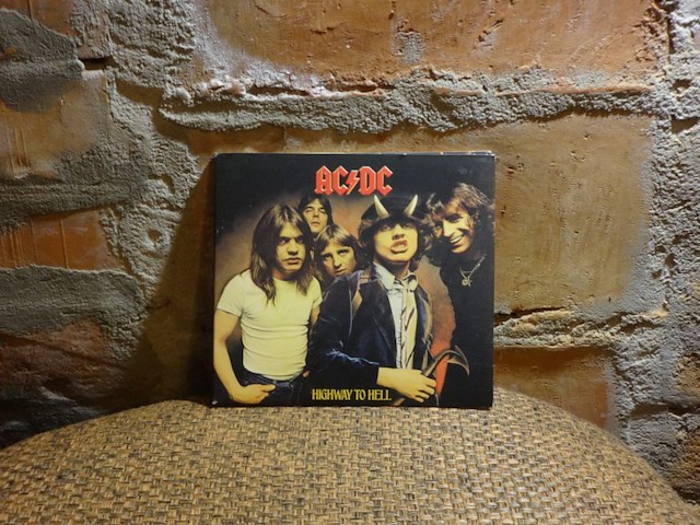 AC/DC – Highway To Hell