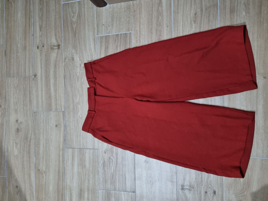 Zara moderne krace pantalone m