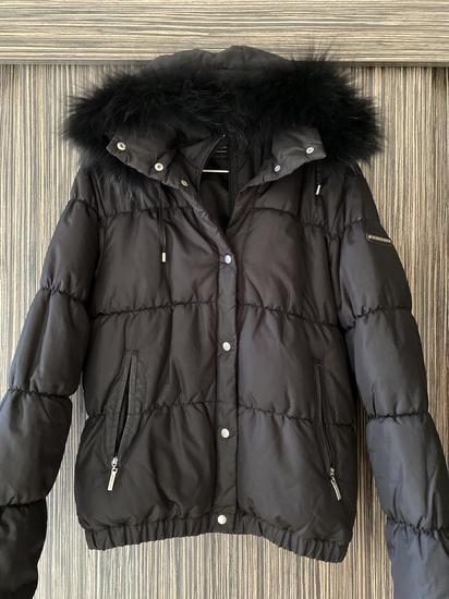 Kratka zimska jakna sa krznom