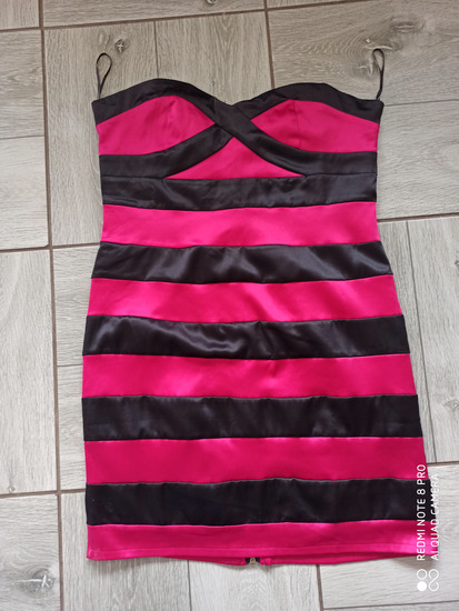 Prugasta crno-pink haljina vel M