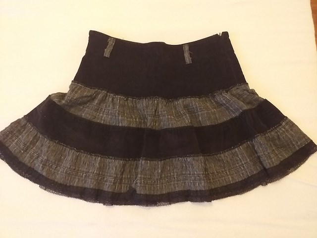 Kratka somotska suknja
