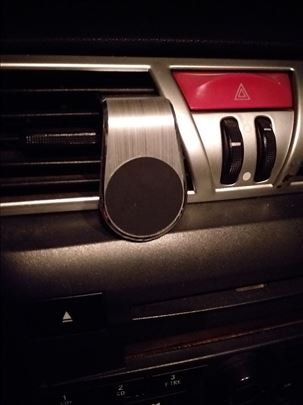 Magnetni drzac telefona za kola