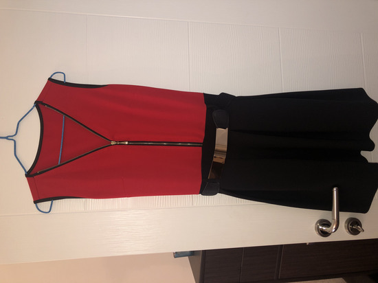 Crveno crna haljina