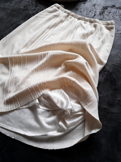 Sampanj bela vunena suknja-(40%devicanska vuna)