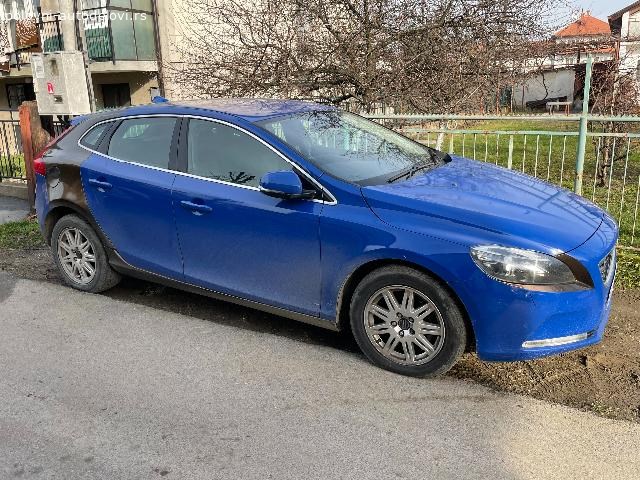 volvo V40 2013 delovi