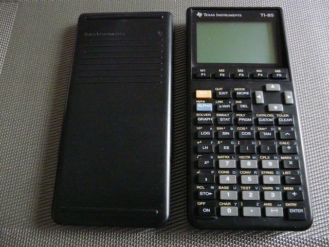 Texas Instruments TI-85 grafički kalkulator