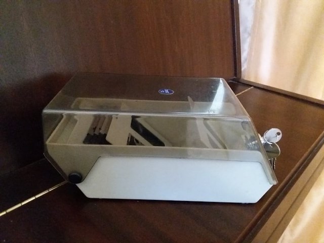 Kutija za čuvanj disketa sa ključem