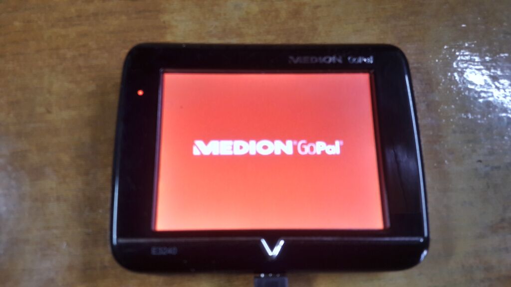 MEDION GoPal E3240 navigator 8.89 cm (3.5") Touchscreen Fixed Black