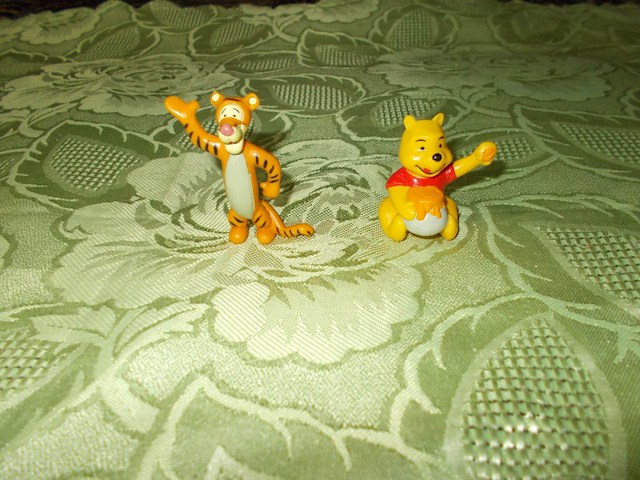 Winnie the Pooh - Vini Pu - dve gumene figurice
