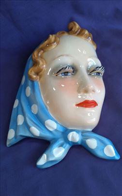 Zidna Goebel maska "Žena sa maramom"