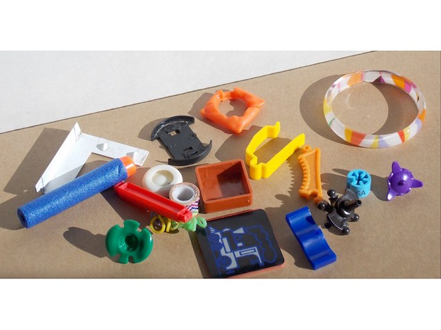 Plastične igračke i delovi razno