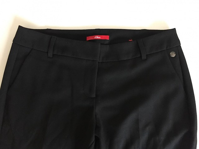 s. Oliver crne pantalone 38