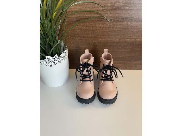 Zara cizme za bebe br.22