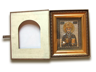Pozlaćena ikona Sv. Vasilija Ostroškog u kutiji
