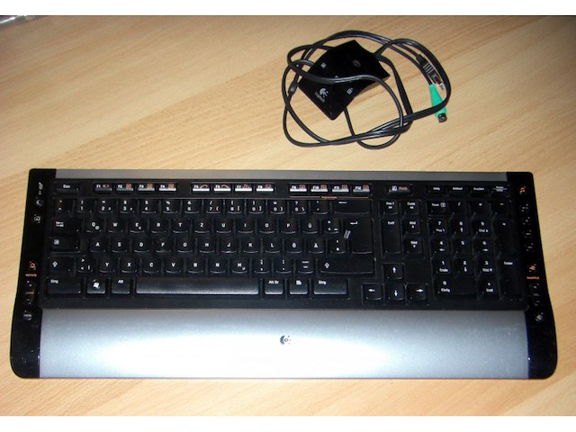 Logitech bežična tastatura