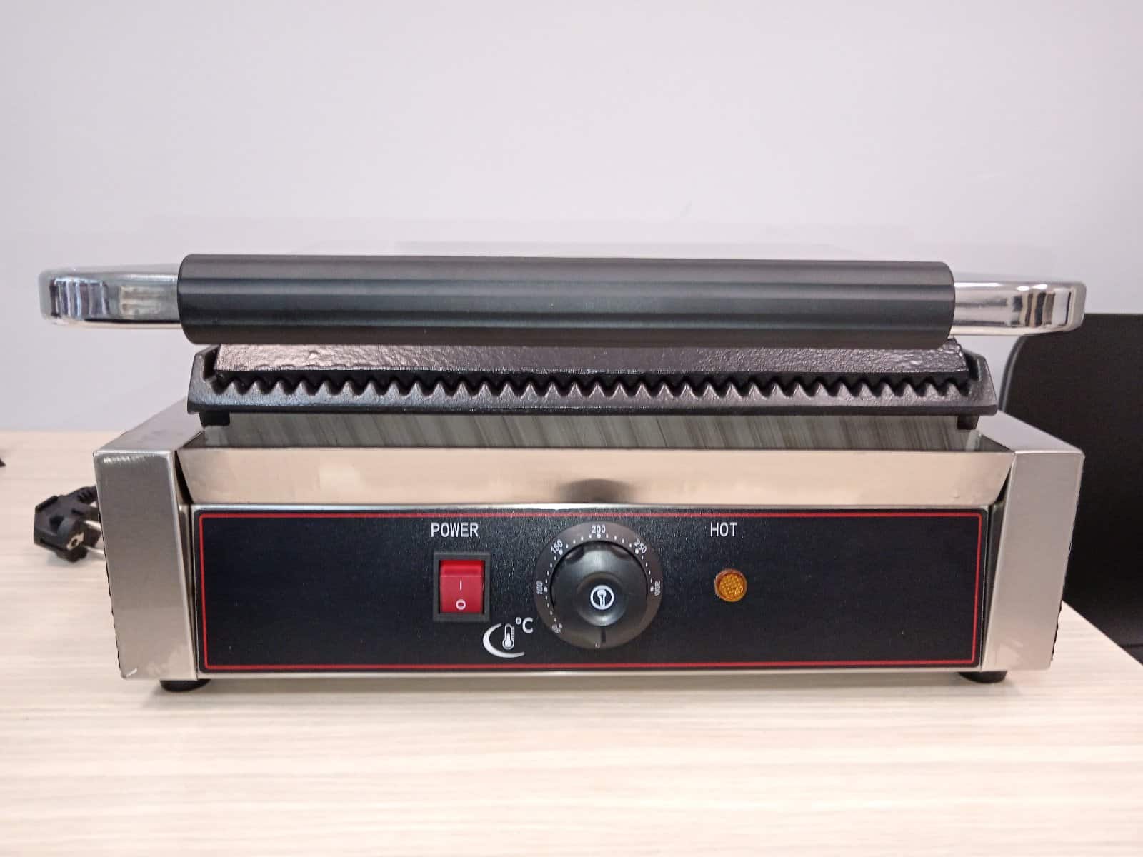 Toster grill HEG-811E