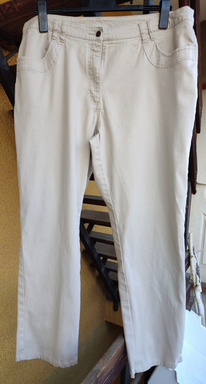 Krem pantalone 52